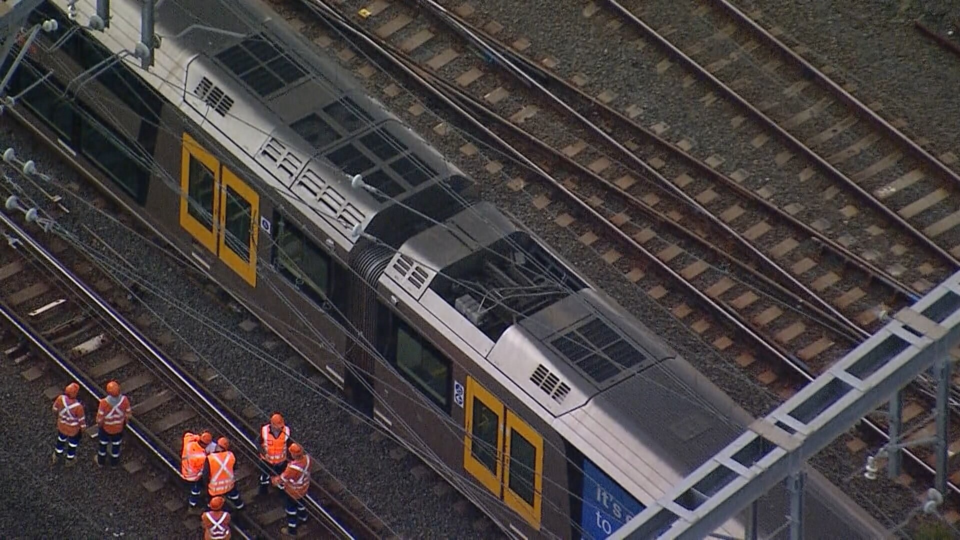 Sydney train network review finds fallen live cable wire risk ...