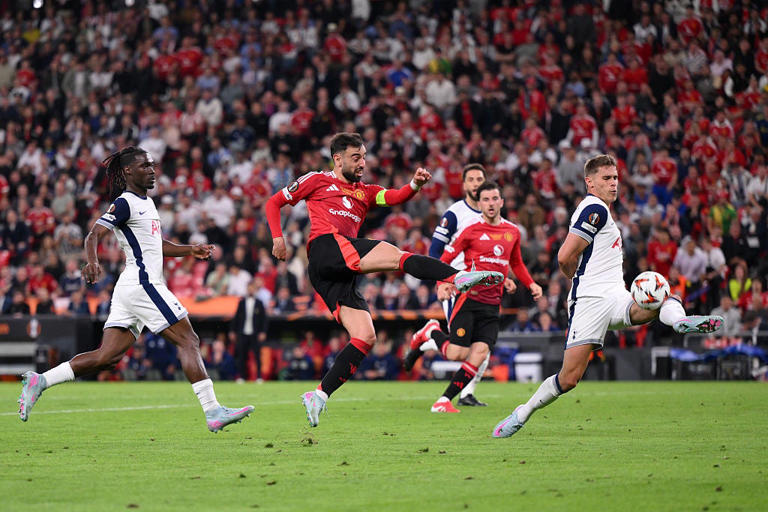 Tottenham vs Man United player ratings: Micky van de Ven stars in ...