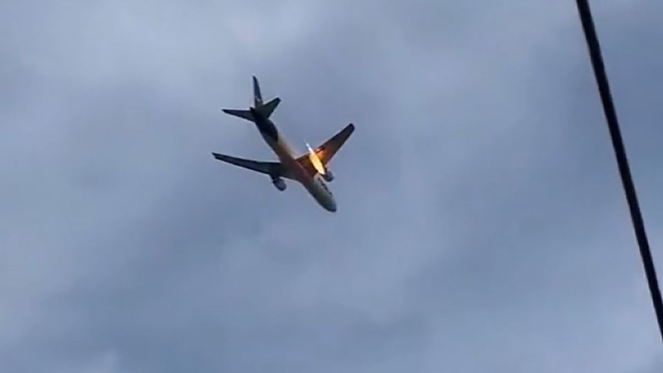 Birds were sucked into both engines of FedEx cargo plane that made a ...