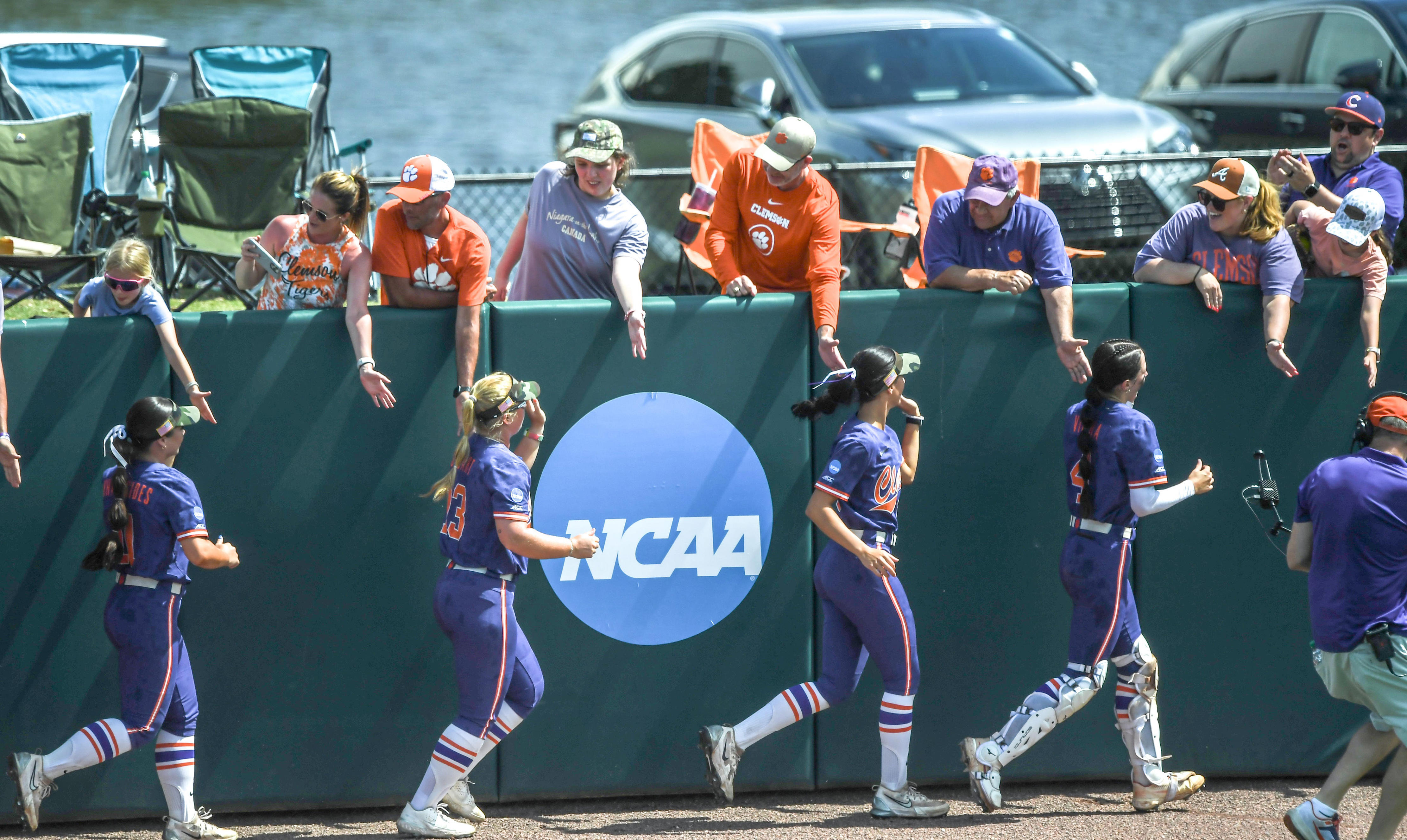 Texas vs Clemson Super Regional weather updates: Softball game restarts ...