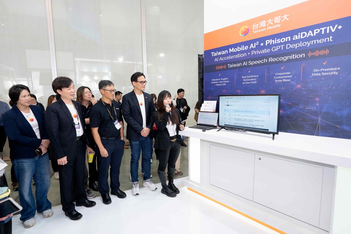 台灣大與群聯COMPUTEX秀「AI聽寫大哥」 精準度達97%