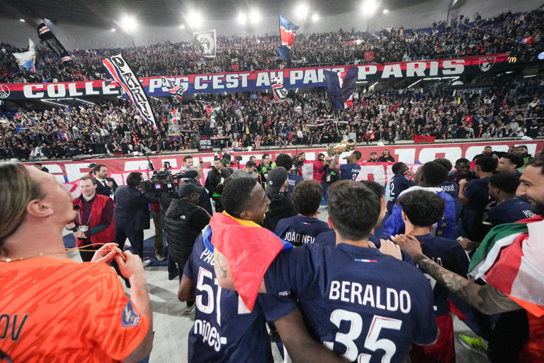 PSG/Auxerre – Revivez la victoire et les célébrations auprès des joueurs parisiens