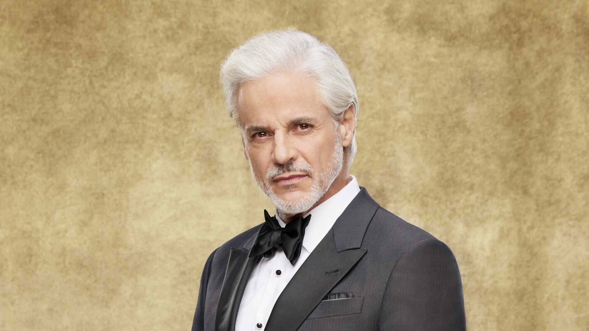 Christian LeBlanc Teases 'Surprises Ahead' For Michael And Victor On Y ...