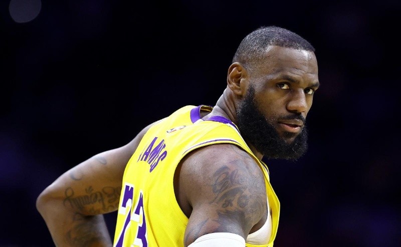NBA: Michael Jordans Agent Disses LeBron James in Controversial All ...