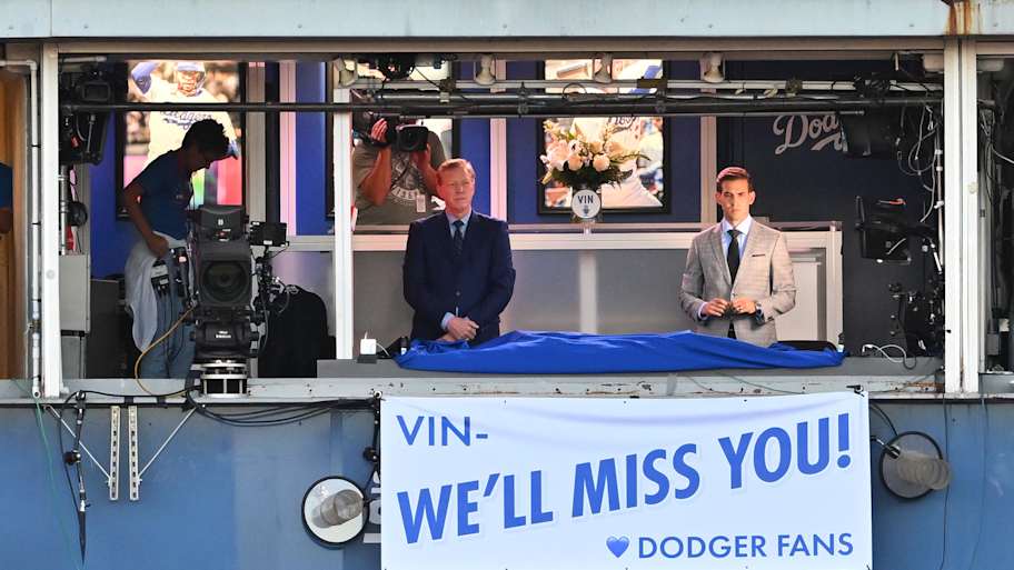 Dodgers Broadcaster Joe Davis Wins Prestigious Award