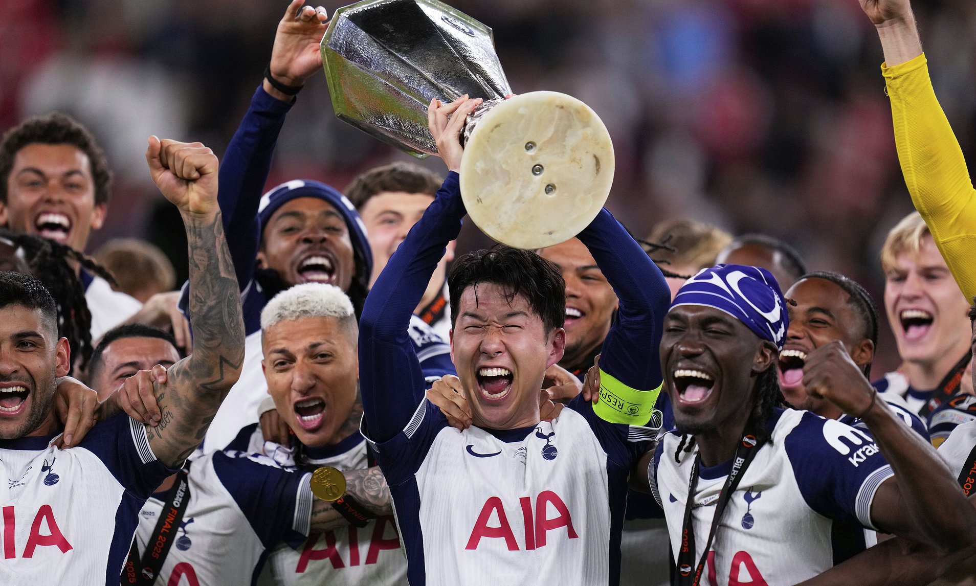 Tottenham 1-0 Man United: Spurs end 17-year wait for a trophy