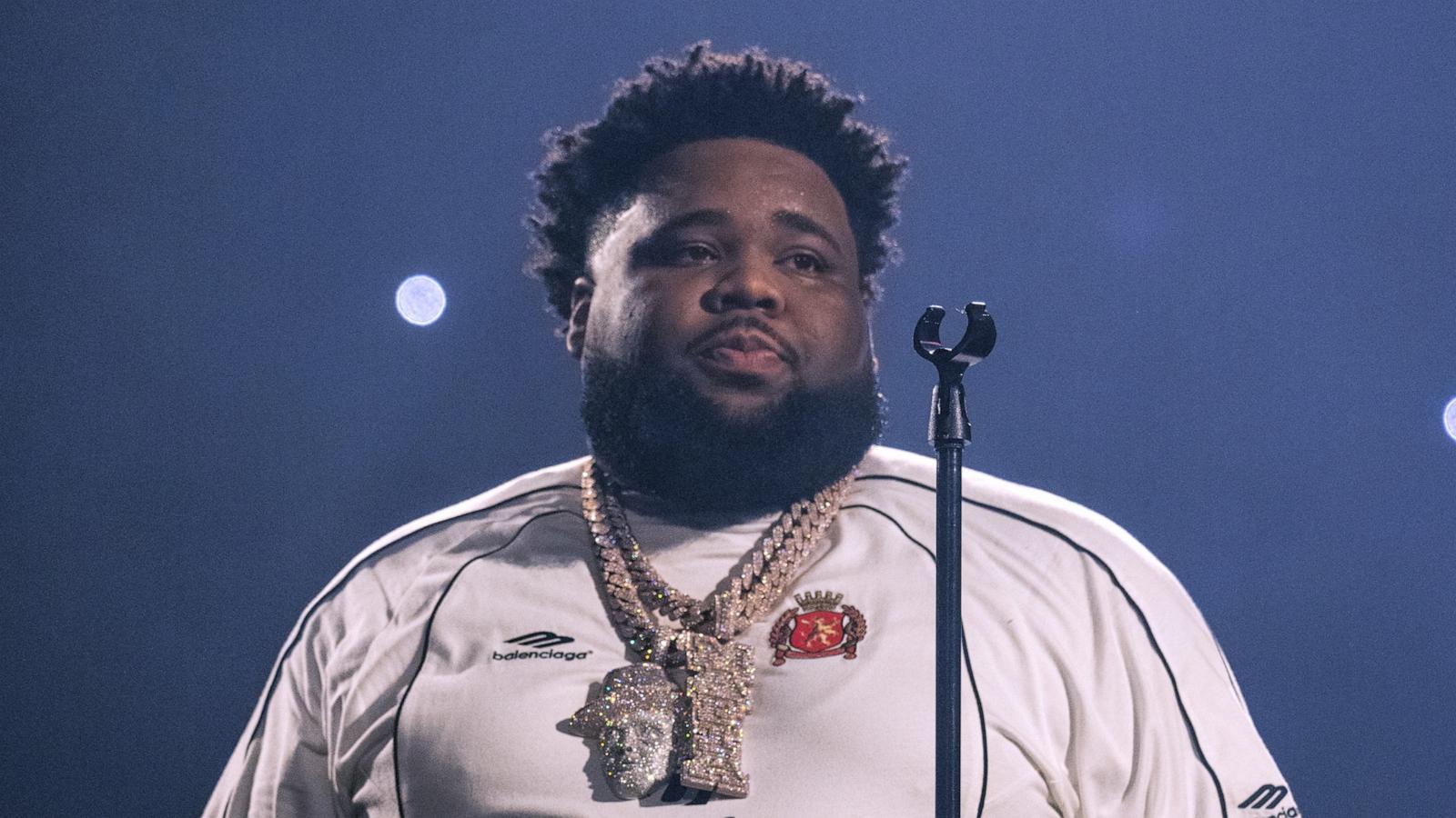 Rapper Rod Wave turns himself in following burglary at his Georgia mansion