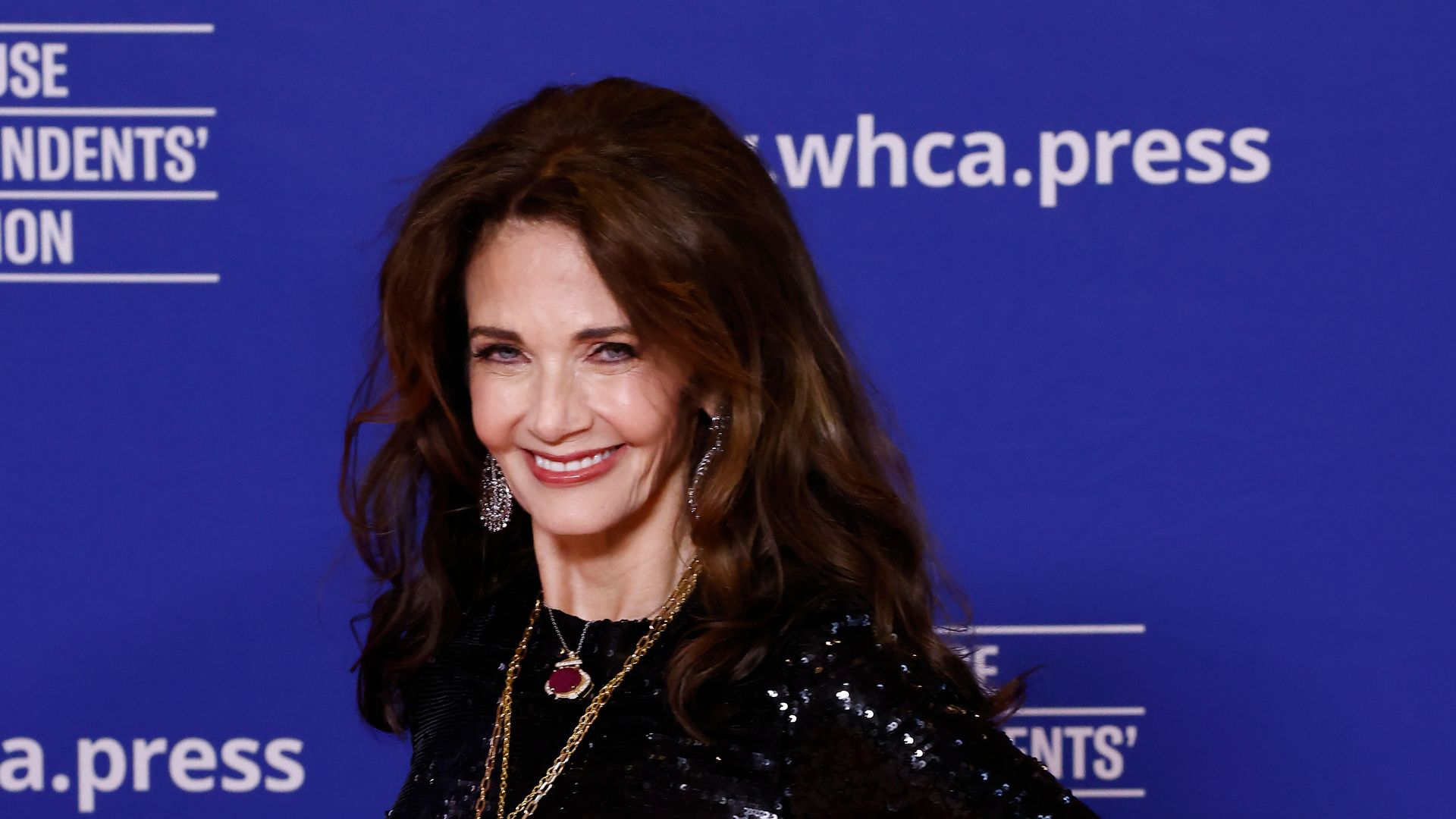 Lynda Carter, 73, joined by lookalike daughter for incredible honor
