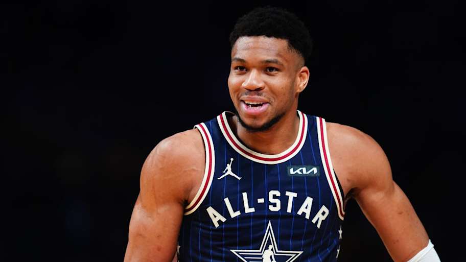 Giannis Antetokounmpo Had a Funny Reaction to Shai Gilgeous-Alexander ...