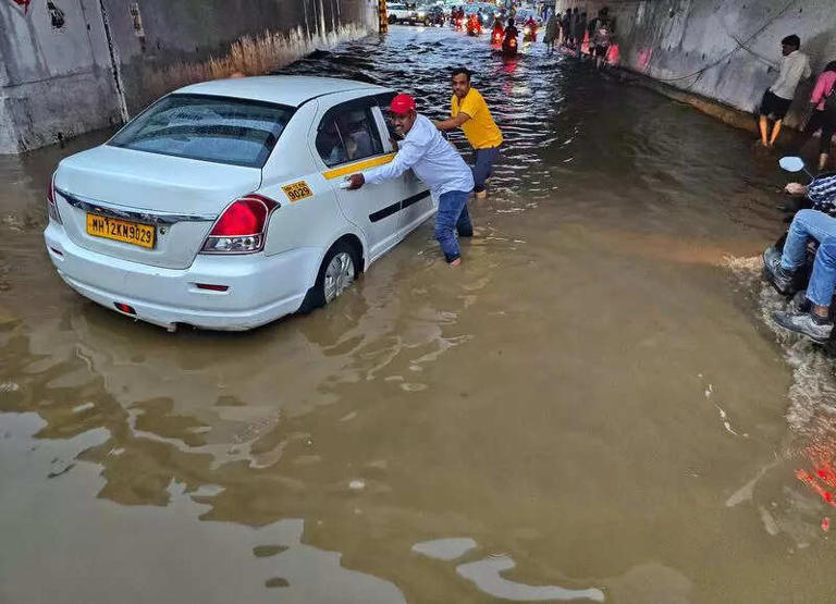IMD forecasts continued heavy rainfall in Maharashtra for next few days ...