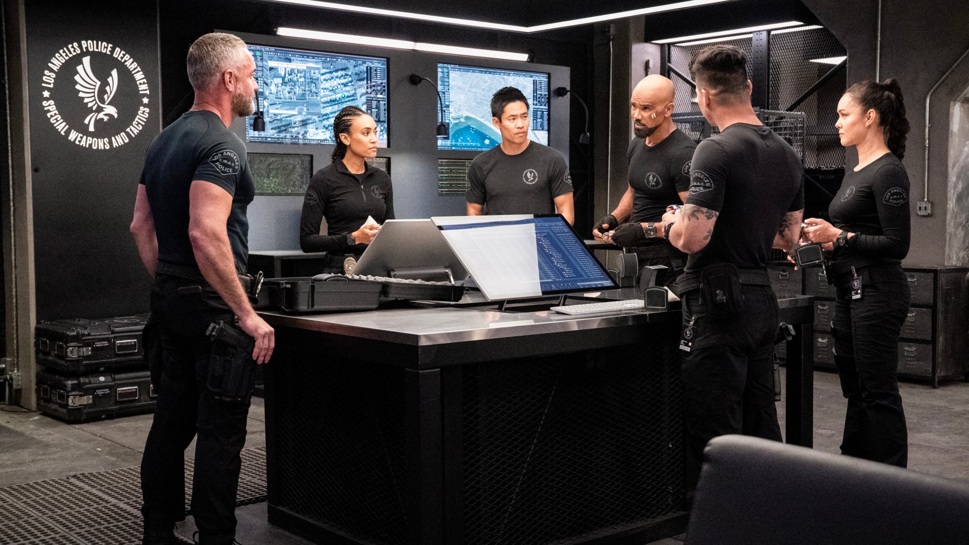 Shemar Moore's Shocking 'S.W.A.T' Spinoff Drama Explained Amid Cast ...