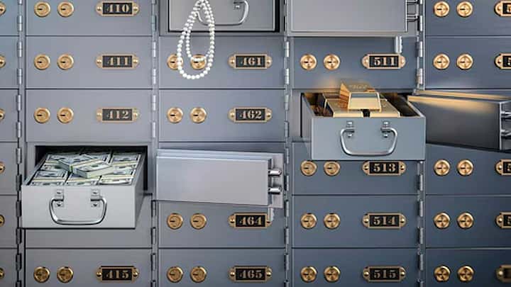 ⁠Top Bank Locker Charges Compared: SBI, ICICI Bank, HDFC Bank And Others