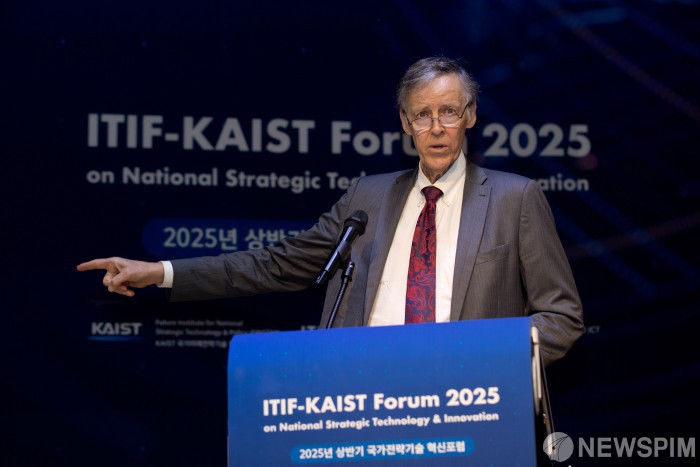 '국가전략기술 혁신포럼, 기조연설하는 로버트 앳킨슨 미국 정보기술혁신재단(ITIF) 회장