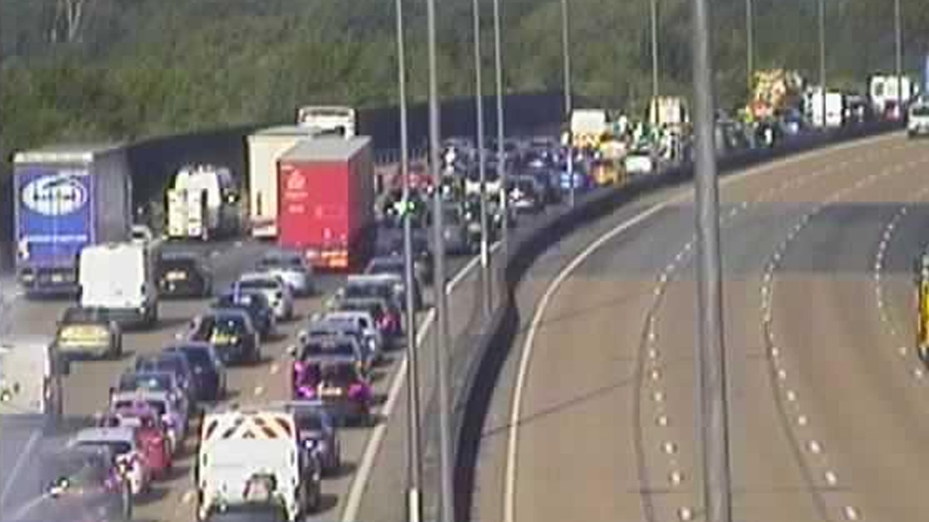 M25 crash causes severe 90-minute rush hour delays for drivers