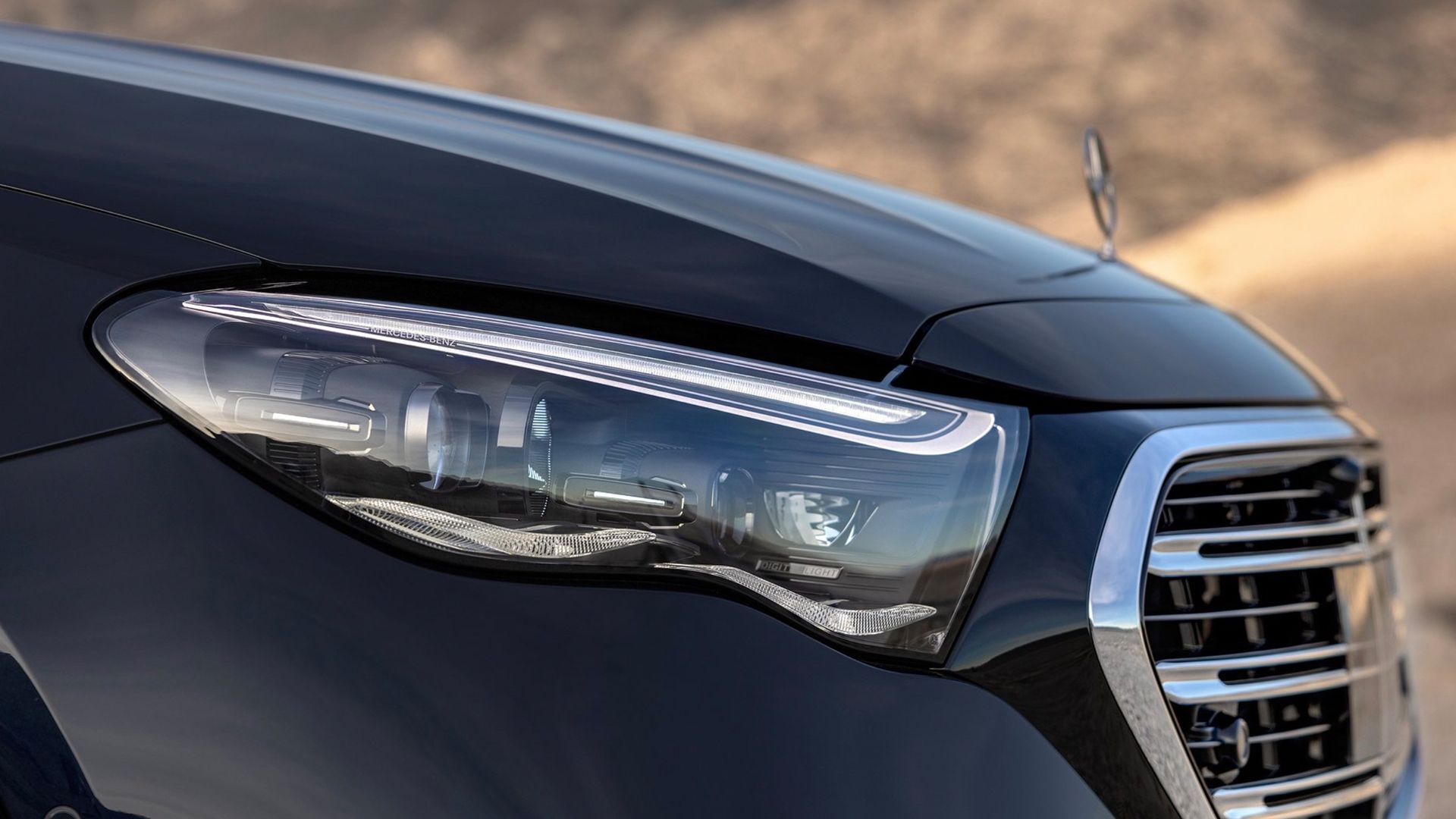 Best Midsize Luxury Sedans for 2025 | CarBuzz