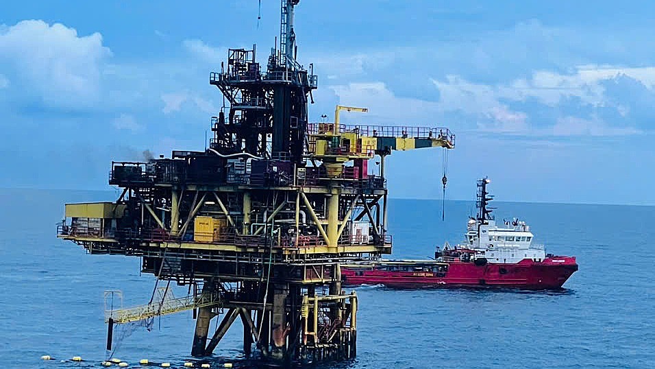 Fire breaks out on Vietnam's offshore oil rig during decommissioning