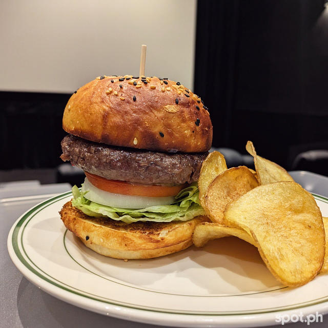 Wolfgang's Premiere Lounge at Gateway Makes Dinner and a Movie a ...