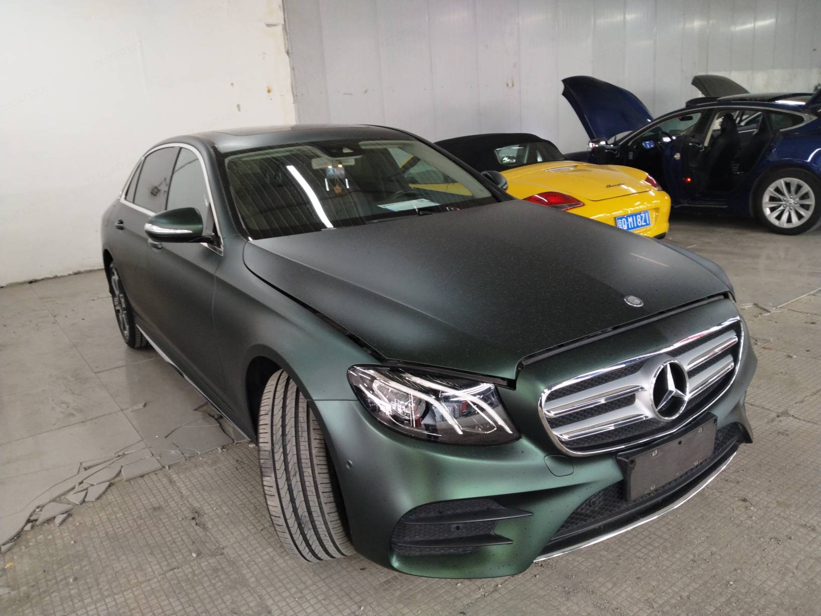 奔驰 奔驰E级 2016款 E 300 L 运动时尚型实拍图