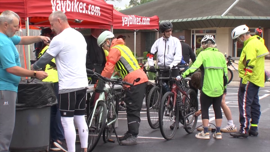 Cyclists gather to ride in remembrance, raise awareness of road rules