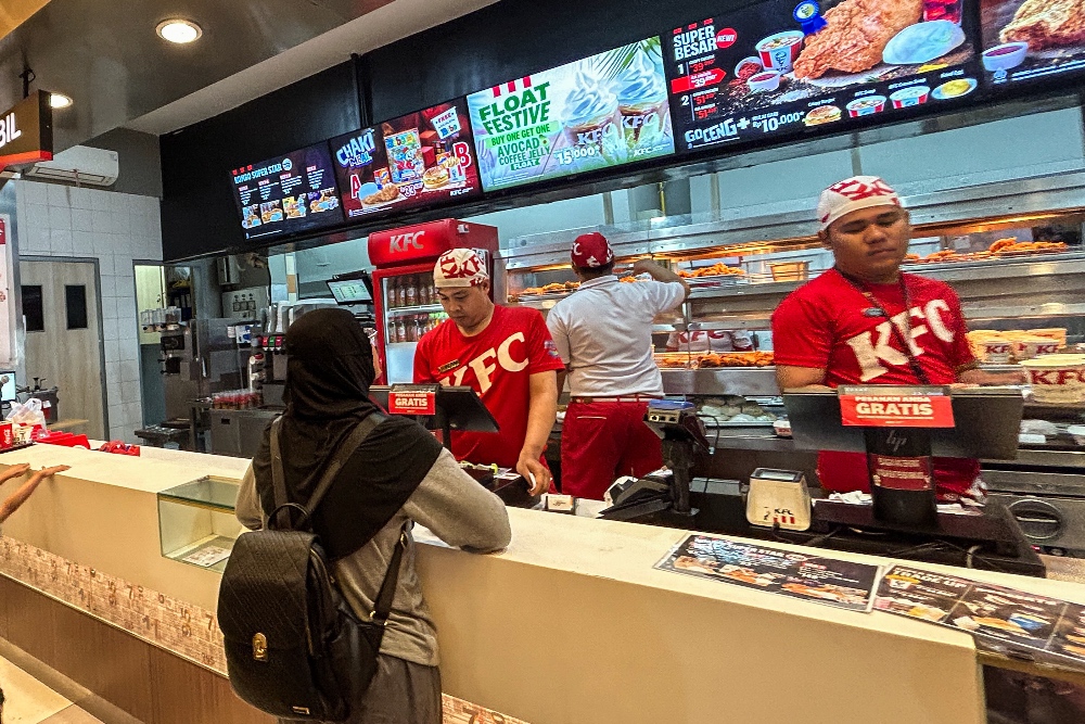 Beda Nasib CFC dan KFC, Gerai Ayam Goreng yang Cuan dan Rugi