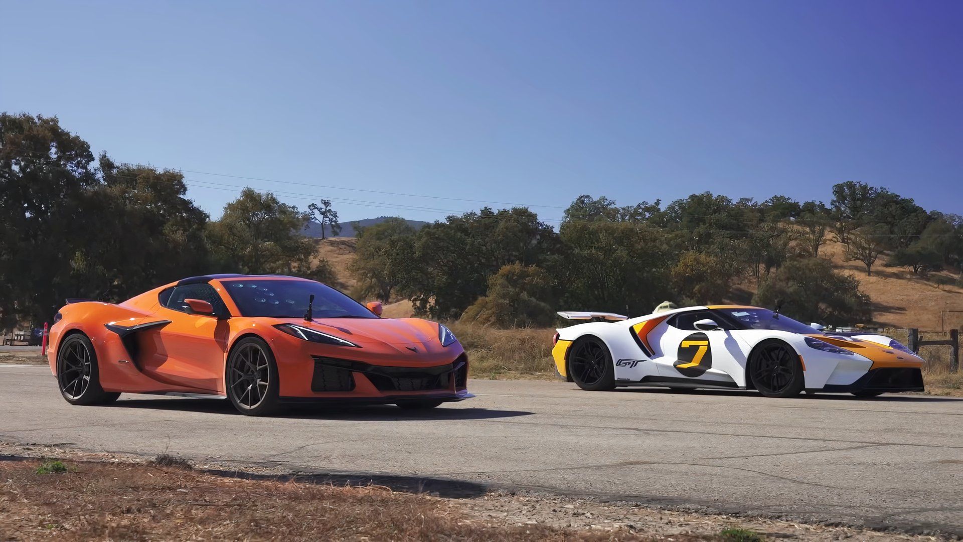 Ford GT And Chevy Z06 Race