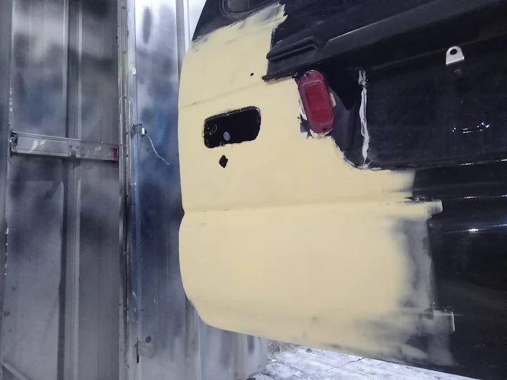 Jangan Cat Ulang Bodi Mobil Kalau Dempulnya Asal, Ini Risikonya!