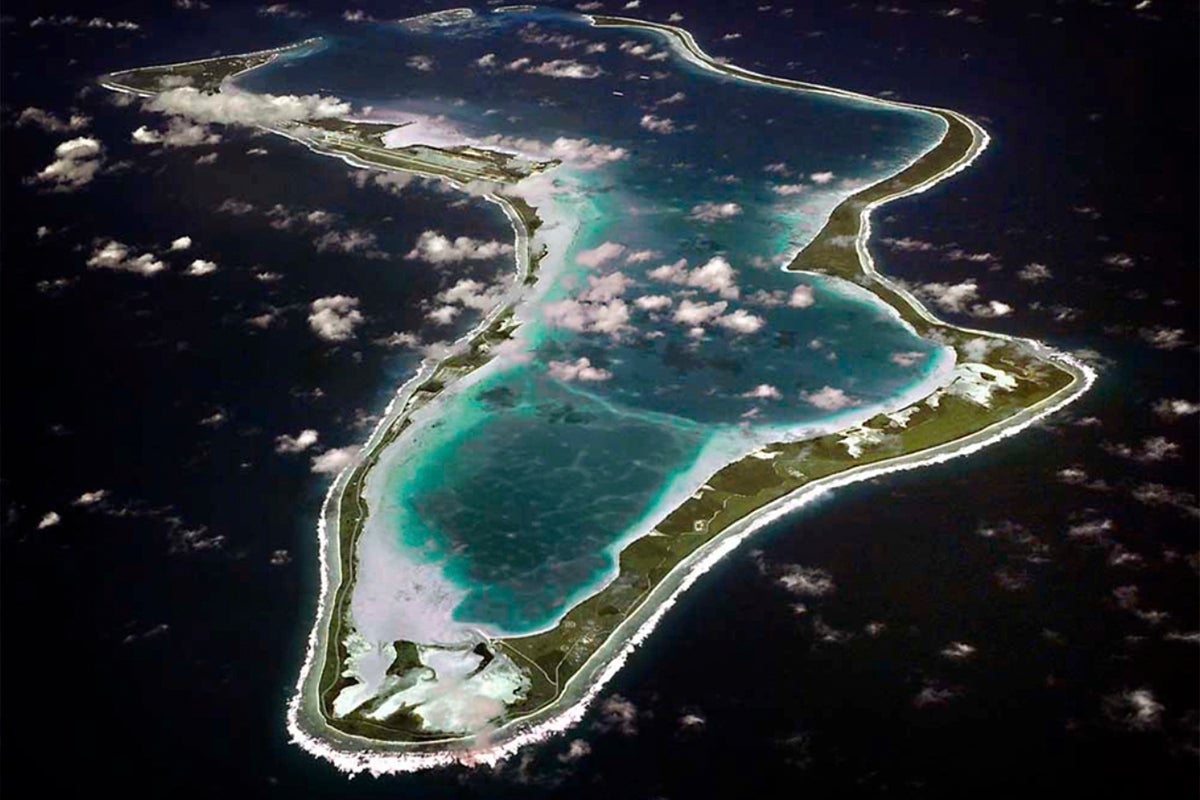 UK court puts last-minute block on a deal to hand Chagos islands to ...