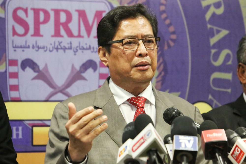 Azam: MACC freezes RM217m in 100 bank accounts linked to Tan Sri amid offshore corruption probe