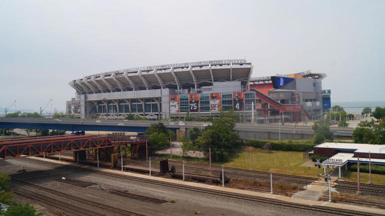 Cleveland vs. the Haslams: Battle over Browns stadium goes public