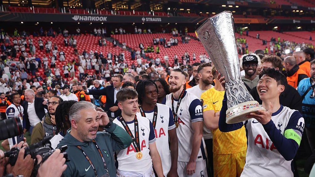 Tottenham reveal trophy parade plans