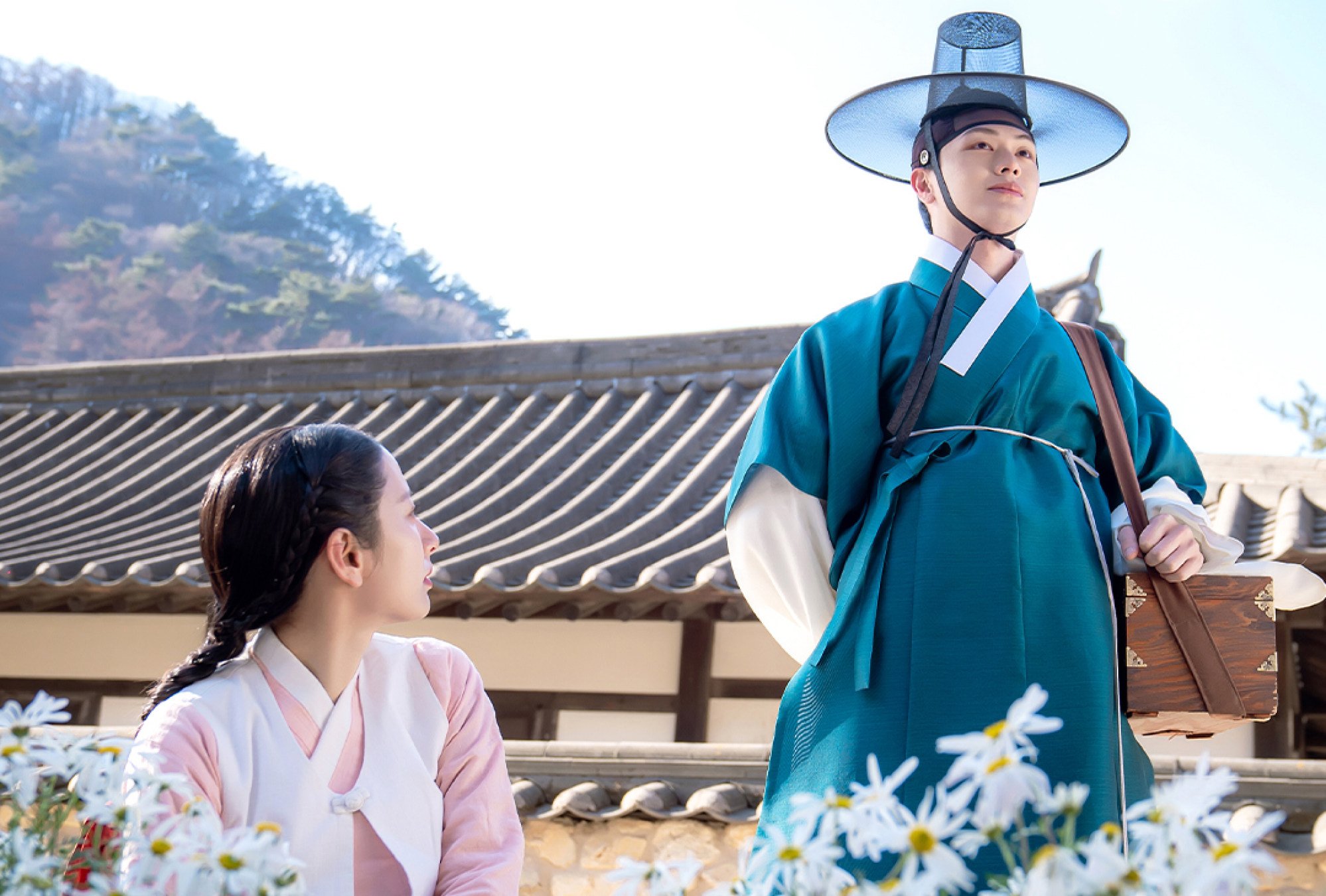 K-drama The Haunted Palace midseason recap: Bona, Yook Sung-jae mix ...