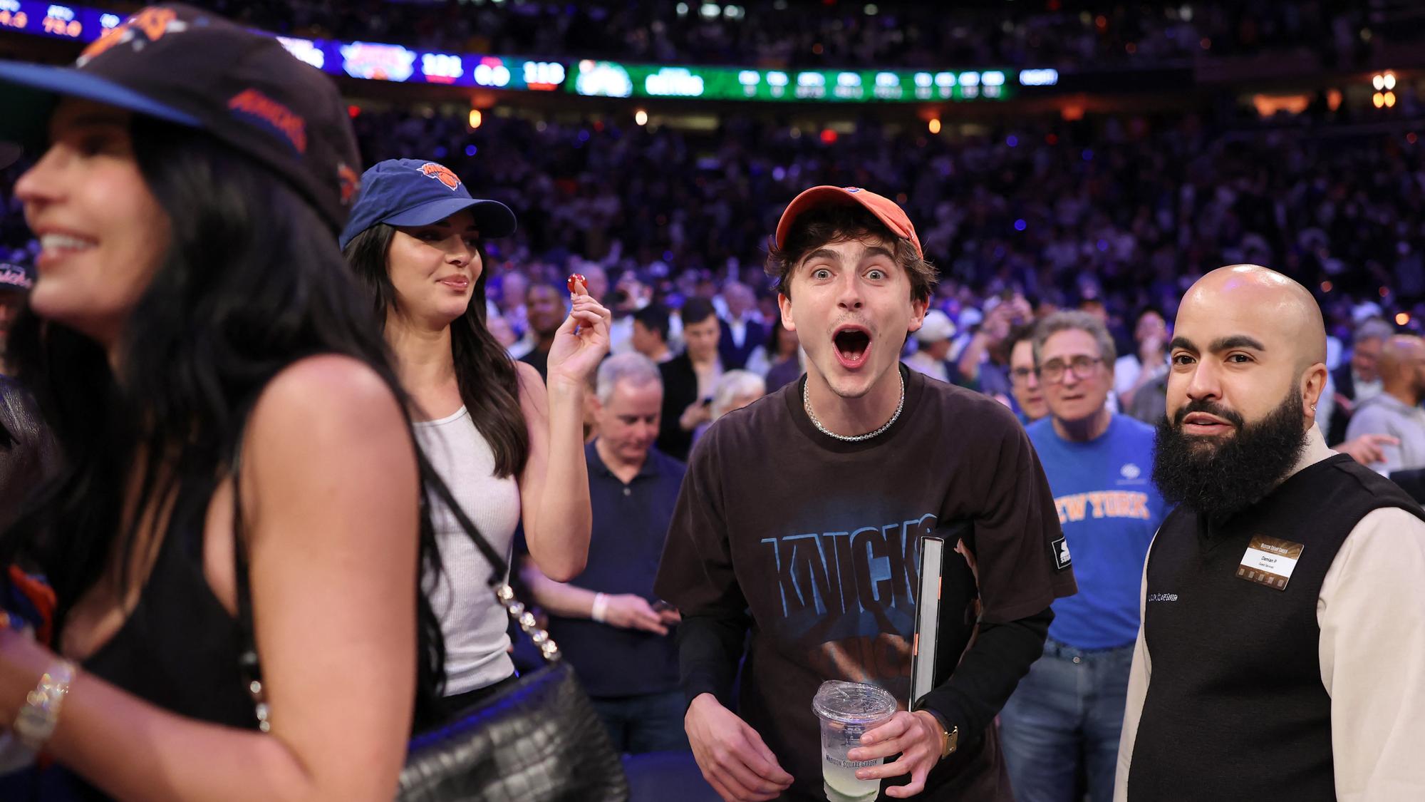 NBA : Timothée Chalamet en transe avec le parcours des Knicks en playoffs