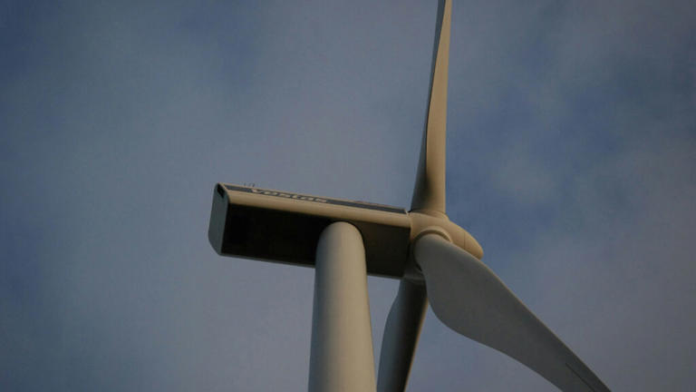 China's Dual-Headed Wind Turbine Powers 30,000 Homes