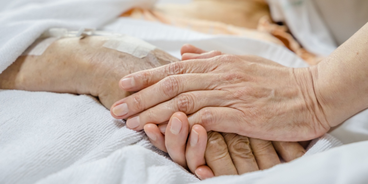 Nurse Reveals What Gesture Many People Make Just Before Dying
