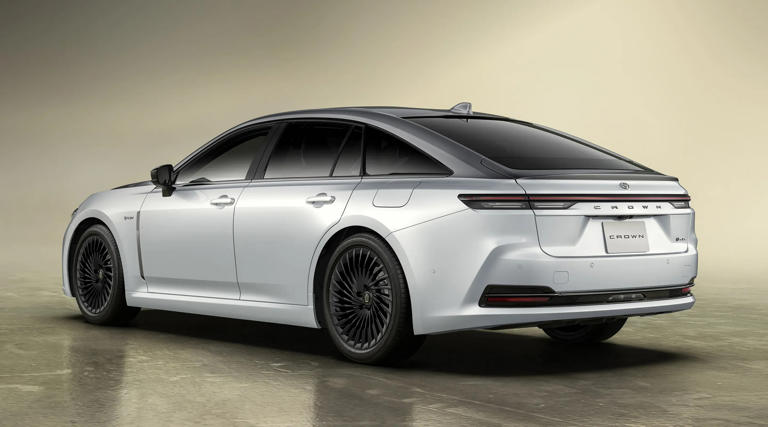 Special Edition Toyota Crown Delivers Maybach Vibes Without The Maybach ...