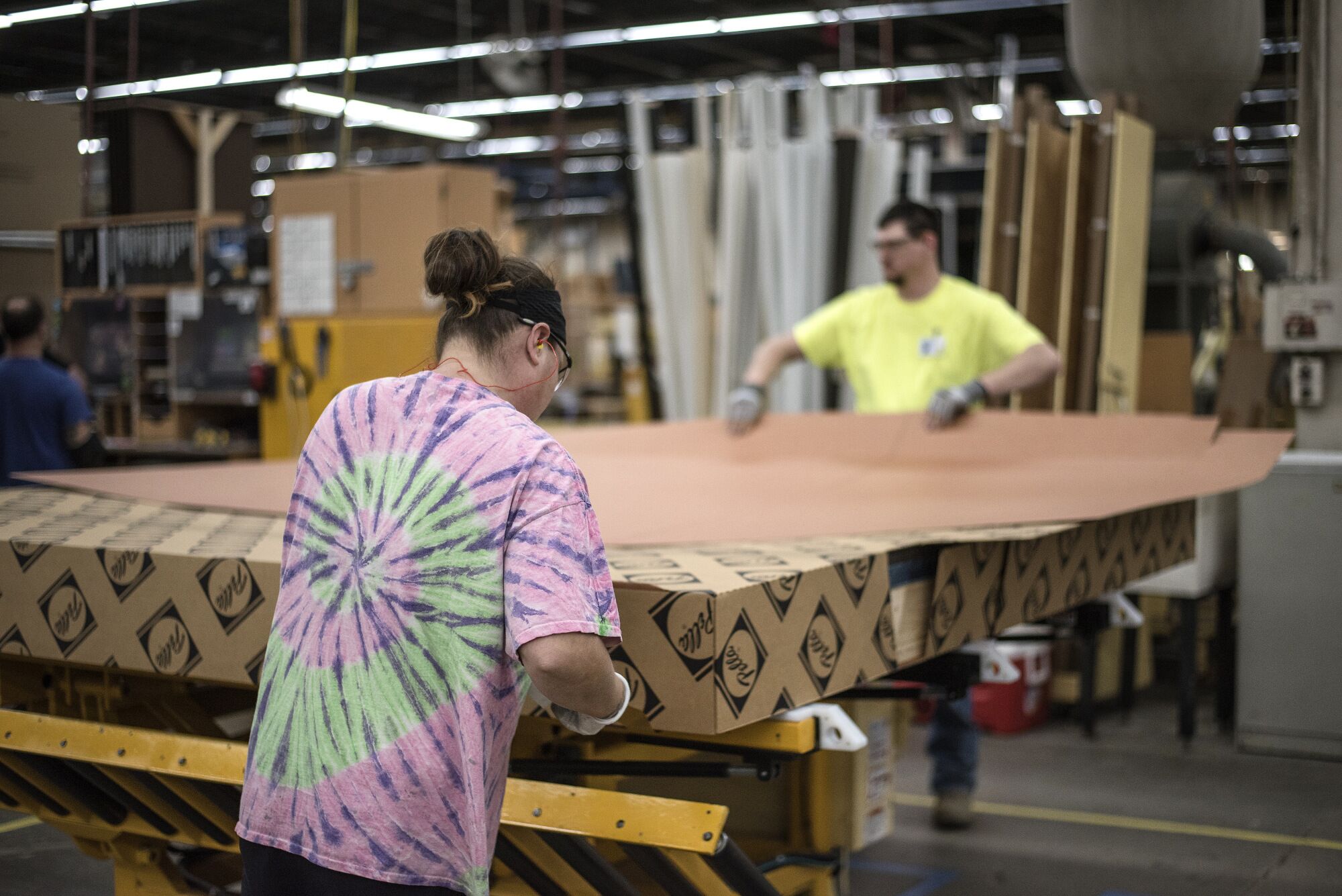 US Business Activity, Sentiment Improve as Tariff Anxiety Eases