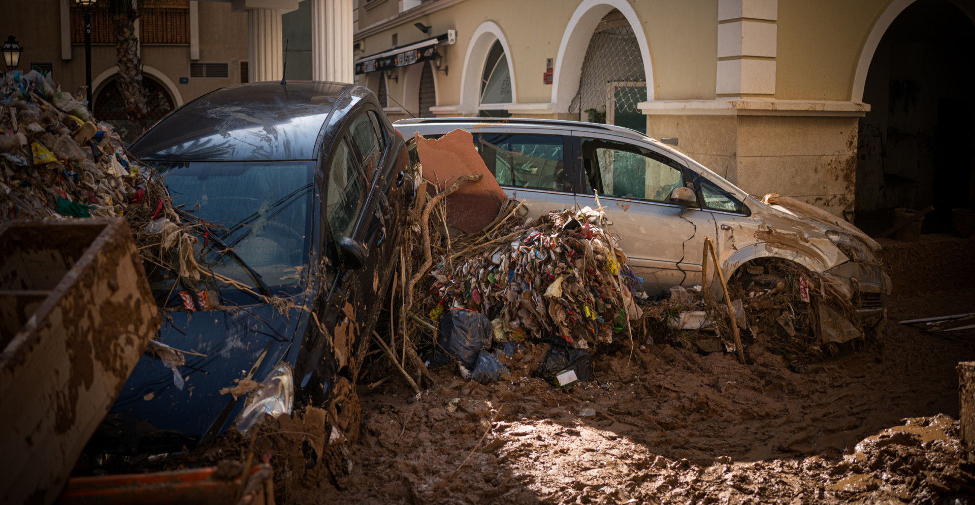 Trump pardons former army officer convicted for refusing COVID-19 test