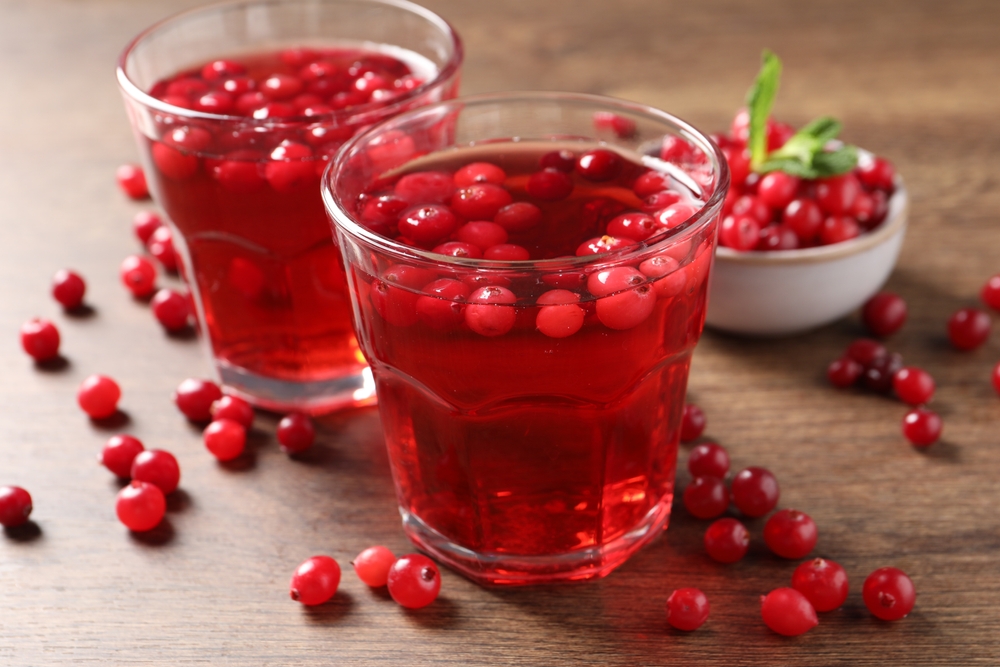 How cranberries can affect your body if you eat them regularly
