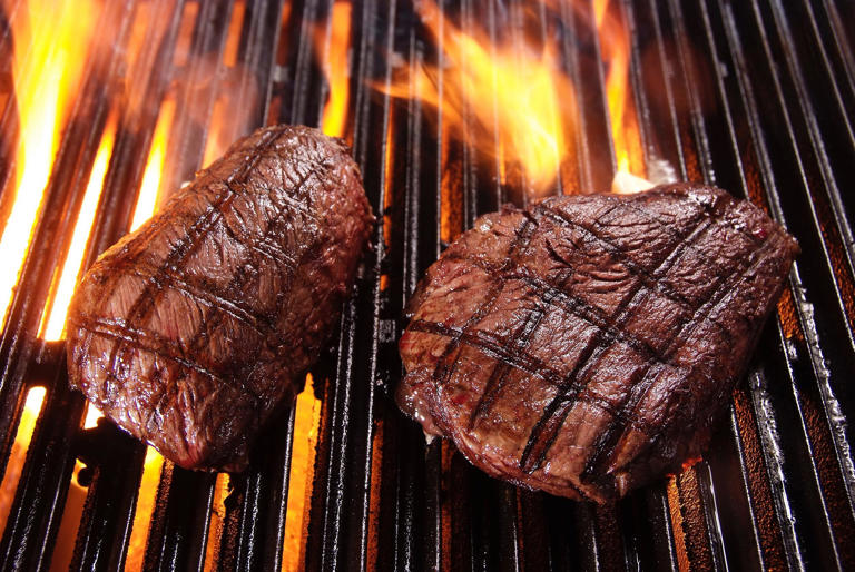How to cook the perfect steak on the grill – just in time for summer