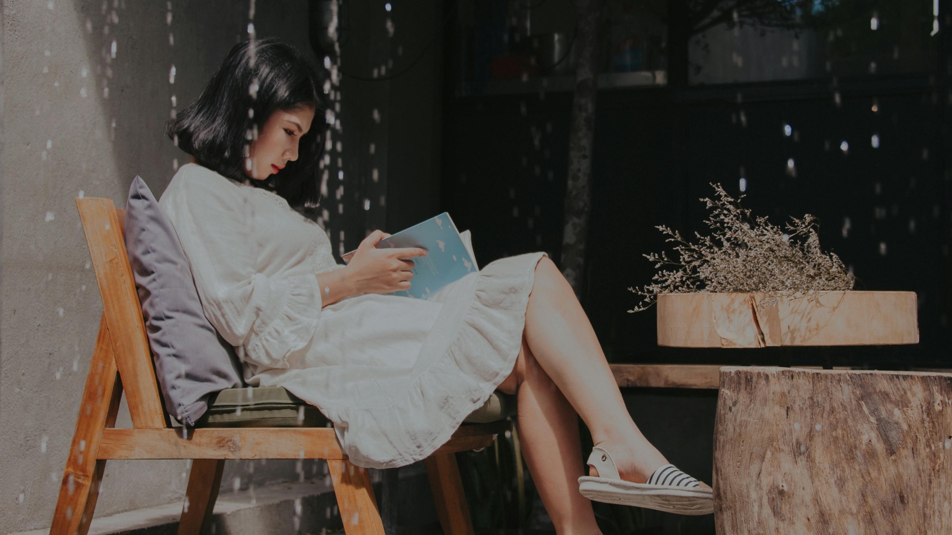 Crossing your legs: this seemingly harmless “feminine gesture”… but not ...