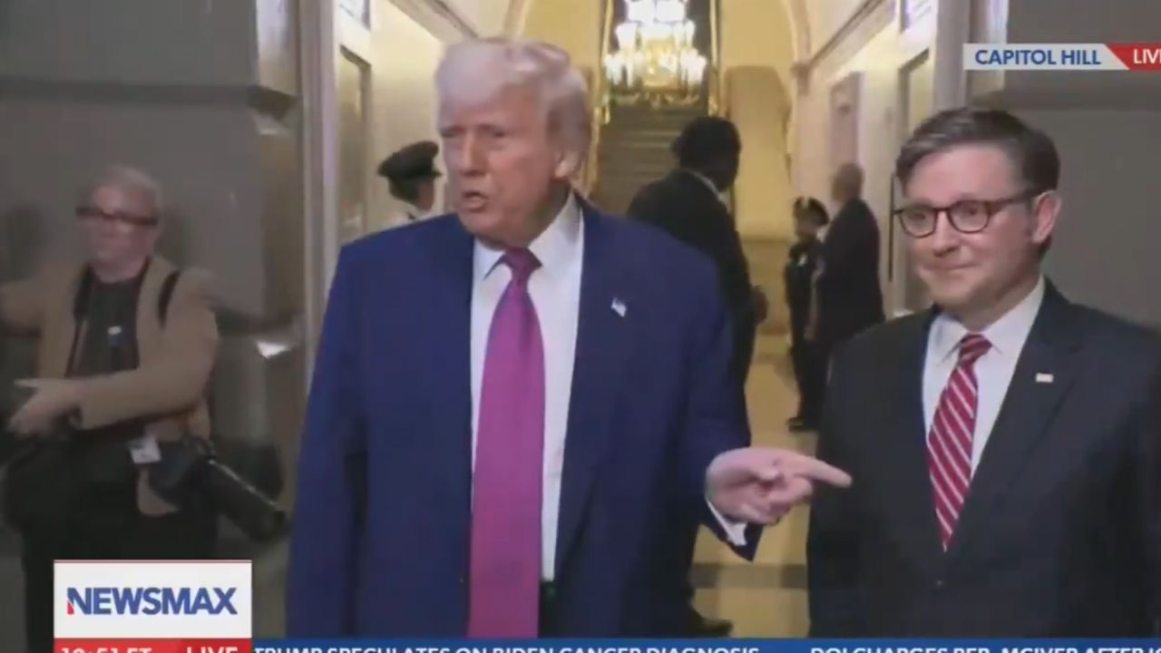 Donald Trump goes viral after giving a sharp response to a journalist ...