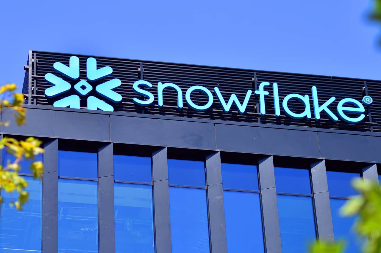 Snowflake Stock Is on Pace for Its Highest Close in 15 Months. Analysts ...