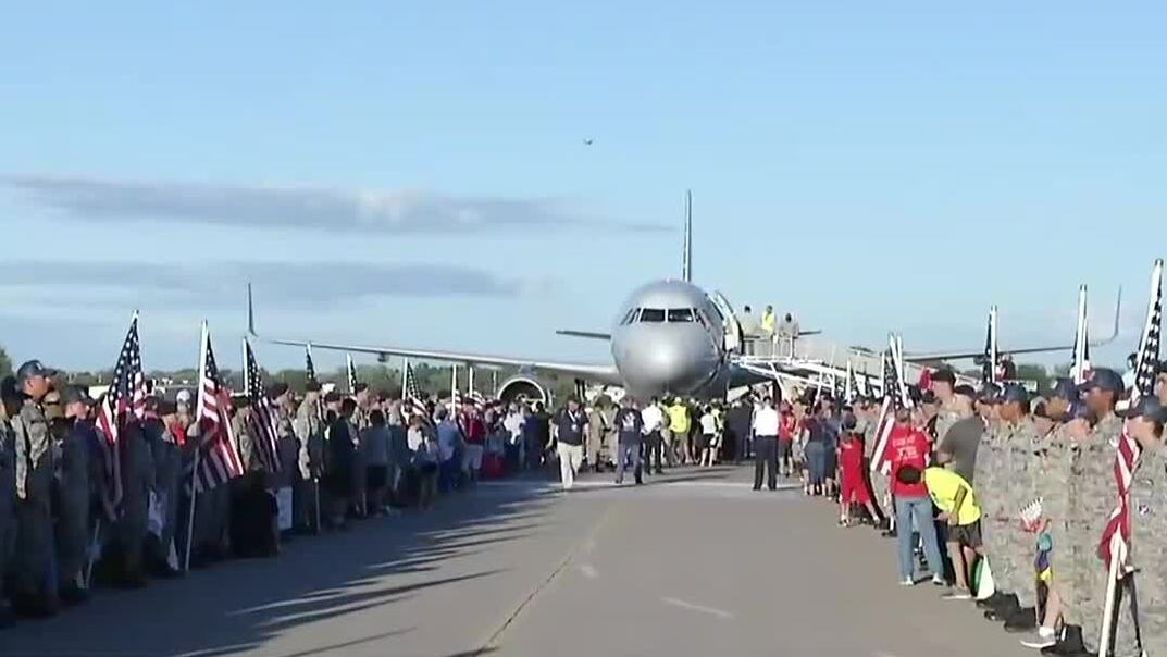Yellow Ribbon Honor Flight honors veterans as part of EAA AirVenture Oshkosh 2025