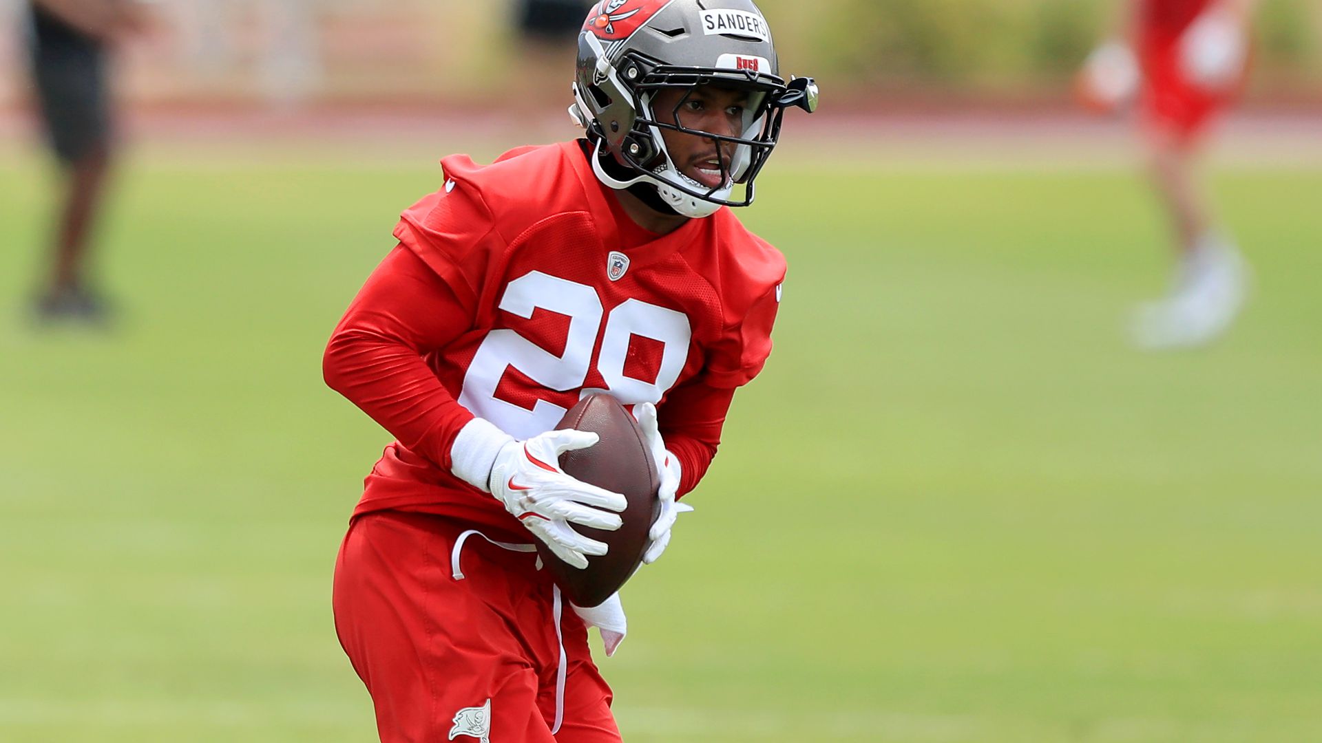Shilo Sanders signs rookie contract with Tampa Bay Buccaneers