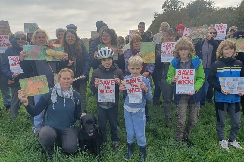 Plans to sell beloved beauty spot Middlewick Ranges slammed as ‘kick in ...