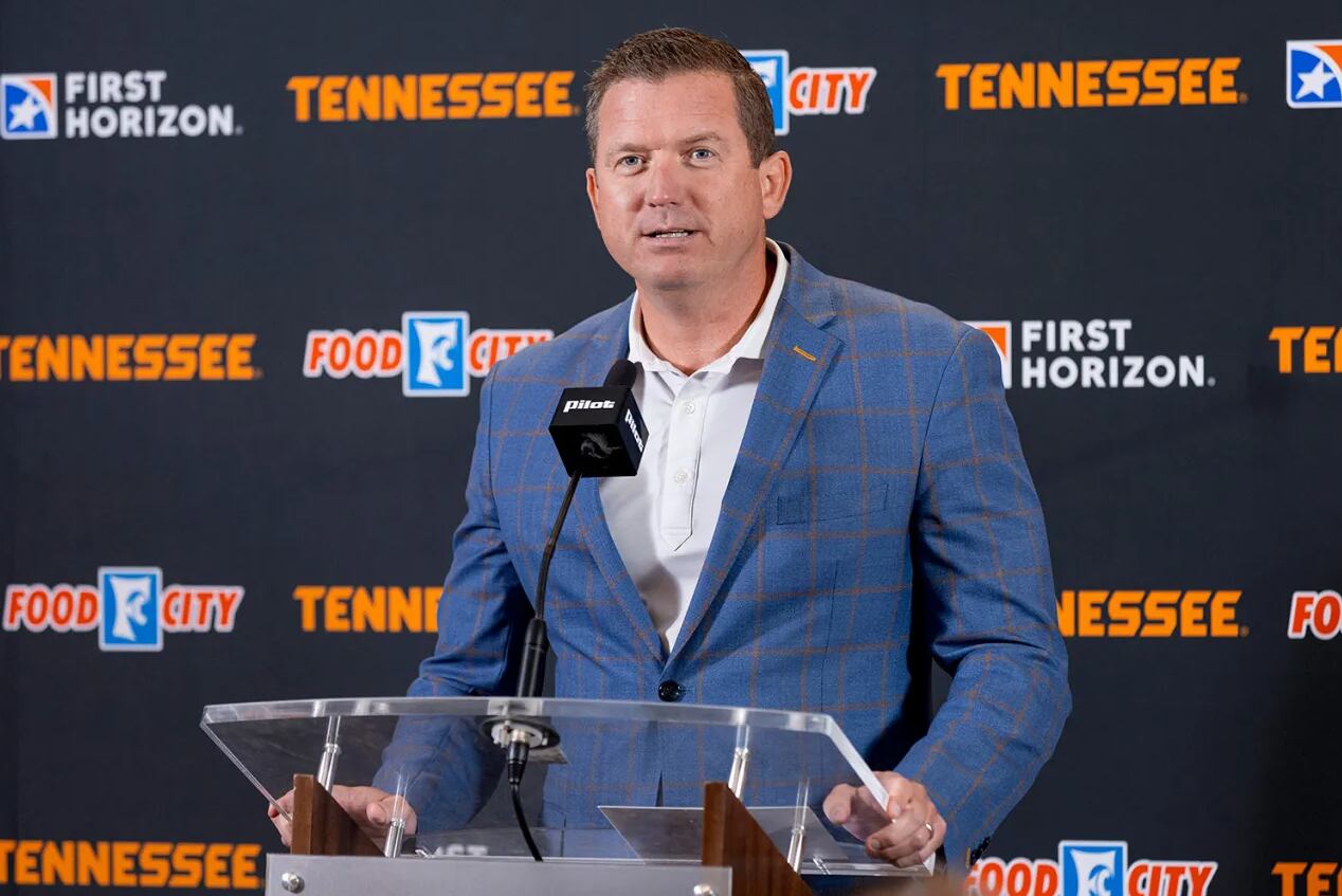 Tennessee’s Danny White named Athletic Director of the Year by Sports ...