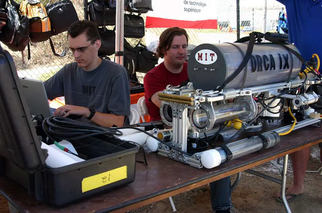 Why Is MIT Making Bug Sized Robots? – 12 Inventions That Prove the ...