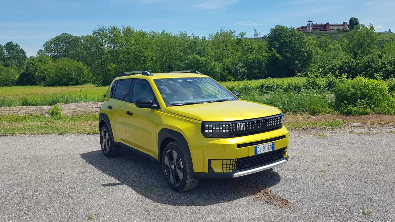 Fiat Grande Panda Hybrid: la prova su strada da Torino alle Langhe
