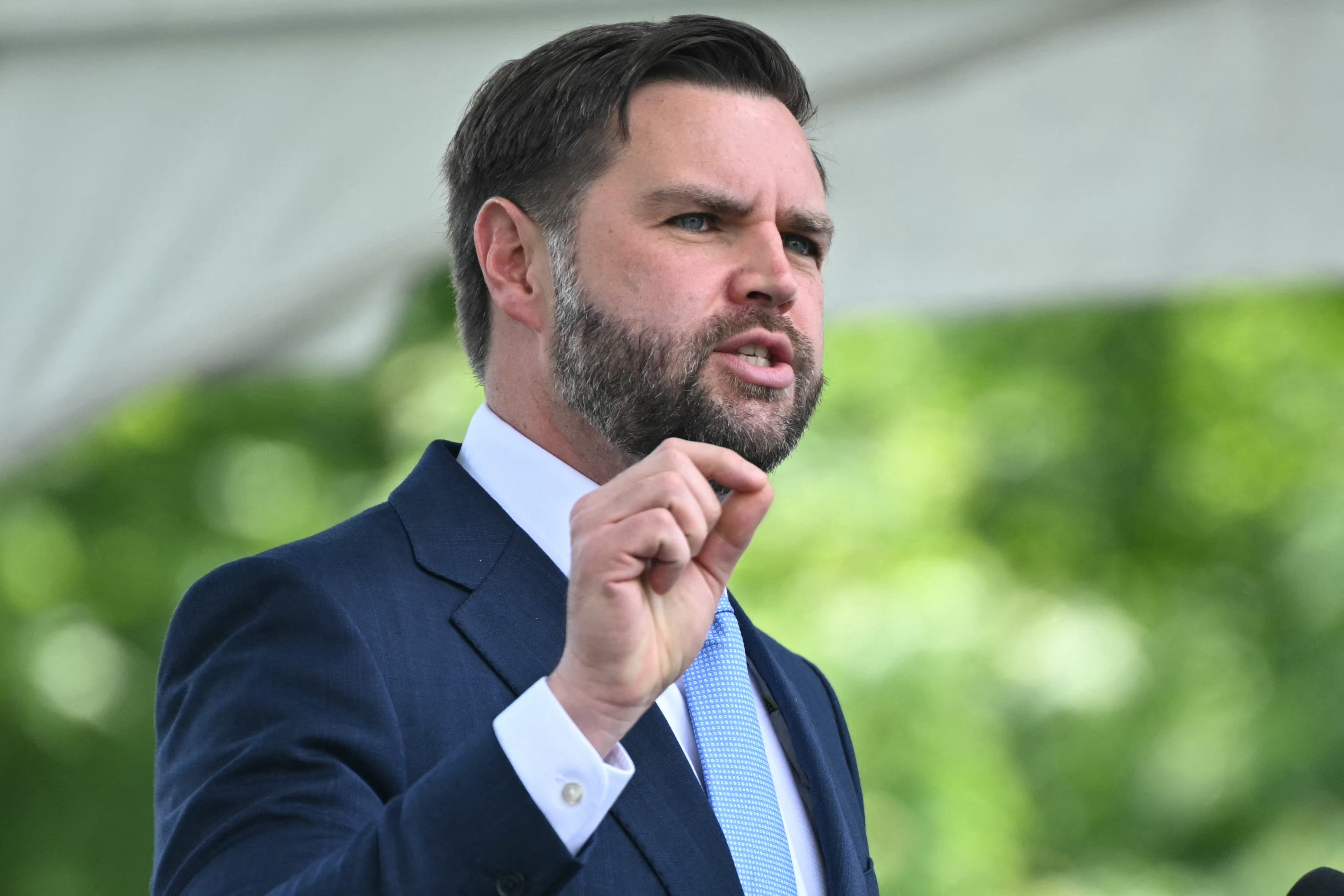 JD Vance talks Trump-Musk clash, Hendrickson's Bengals contract with ...