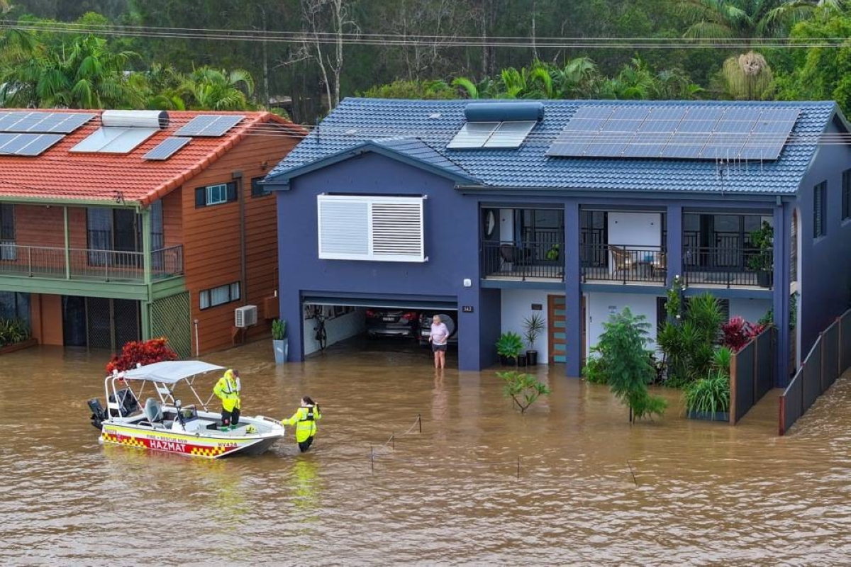 Deadly floods strand over 50,000 in east Australia